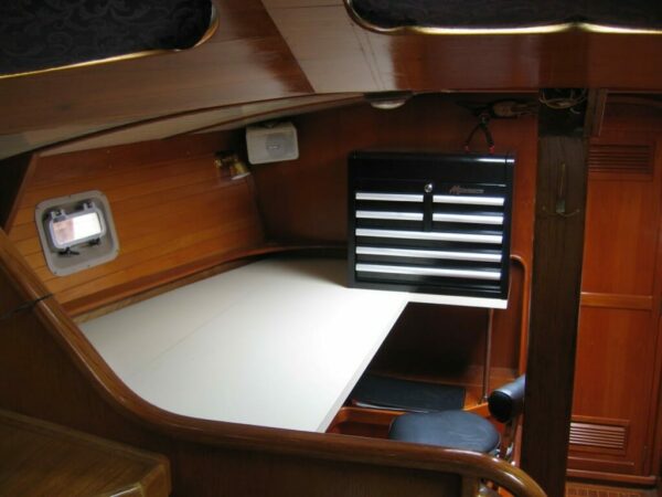 Sailboat Desk Fabrication - Nomadic Research Labs